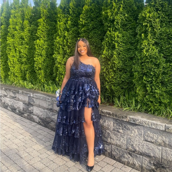 kiss prom | Dresses | Kisspromlivia Sheath One Shoulder Tiered Lace ...